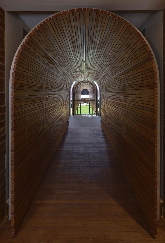 5 Feature Ceiling Design Trends You Can Look Up To | Sculptform