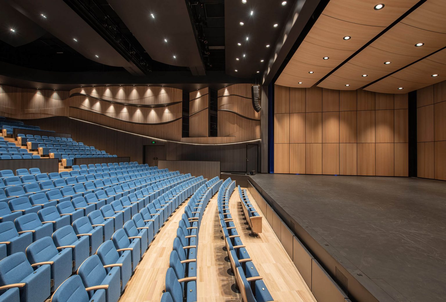 Click-on Batten Features in Marnkutyi Parirna Theatre - Sculptform