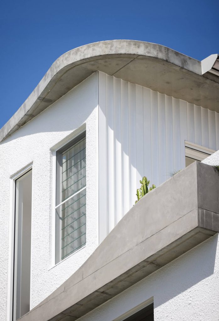 A Coastal Statement in Feature Aluminium Cladding | Sculptform