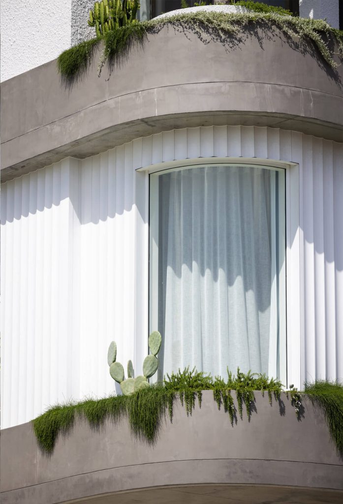 A Coastal Statement in Feature Aluminium Cladding | Sculptform